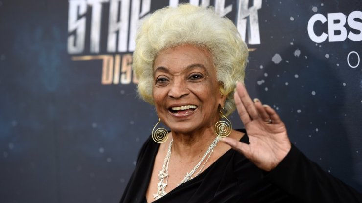 Star Trek actress Nichelle Nichols dies aged 89 her "light will remain ...